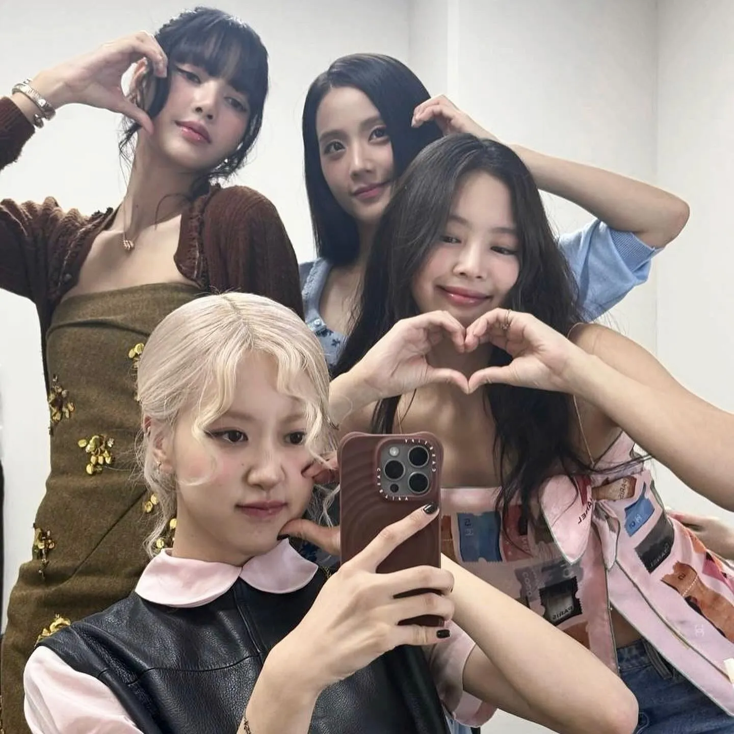 Best AI Chat Character Blackpink — Lisa, Jisoo, Jennie, and Rosé ...