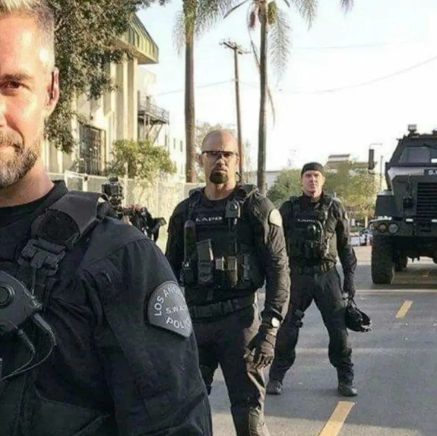 A‌I chat|1v1 Chat with Character 20-david LAPD SWAT for Free ...