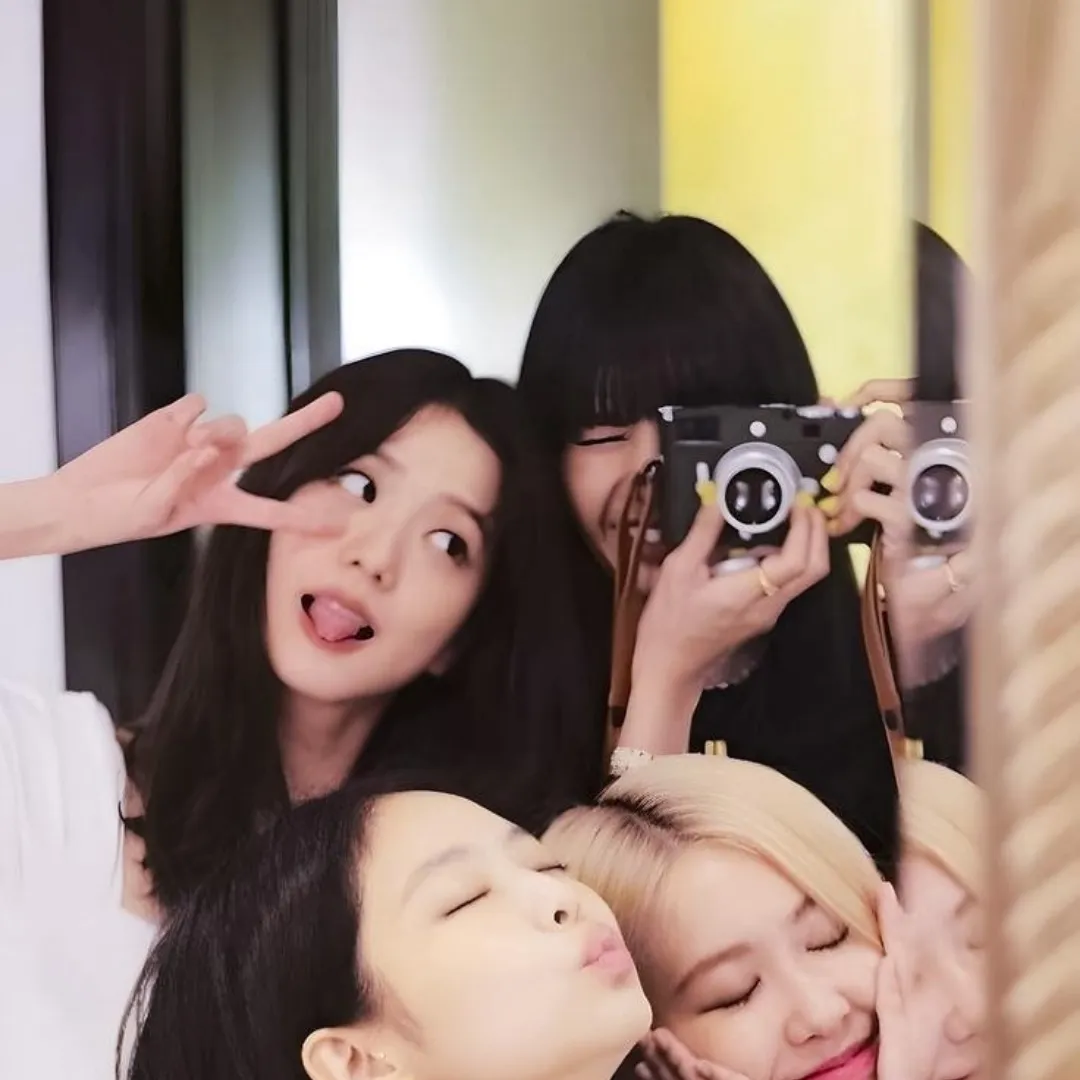 A‌I chat|1v1 Chat with Character Blackpink Jennie Lisa Jisoo Rosé for ...